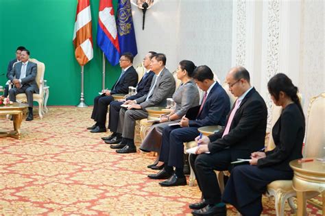 ឯកឧត្តមឧបនាយករដ្ឋមន្ដ្រី នេត សាវឿន ជួបពិភាក្សាការងារជាមួយ ឯកអគ្គរដ្ឋទូតអាមេរិកប្រចាំកម្ពុជា