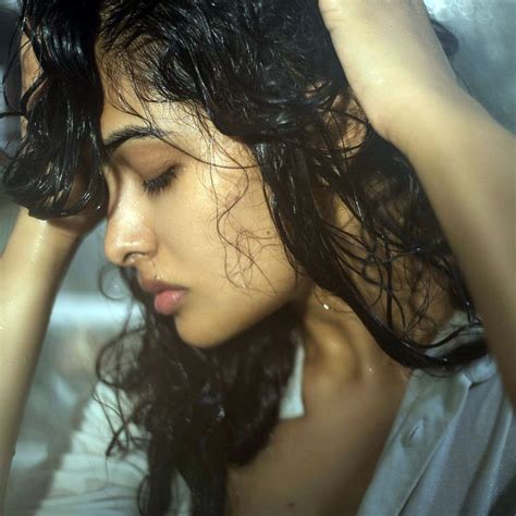 బిగ్‌బాస్‌ 4వ సీజన్‌తో తెలుగు ప్రేక్షకులకు పరిచయమైంది దివి వైద్య తనదైన