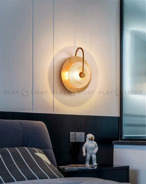 Emmen C Настенный Led светильник в виде диска с купольным плафоном из