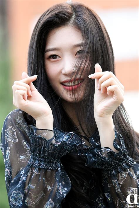 [1년 Hd] 극강의 청순미…정채연 분위기 미인 디스패치 뉴스는 팩트다