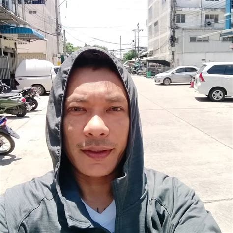 คนขี้เหา อยู่คนเดียว Manas6585 • Threads Say More