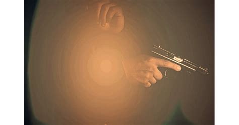 Убиха приятел с оръжие което аз доставих