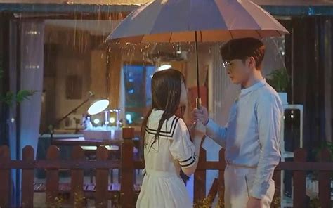 小森林：虞书欣淋雨后身材一览无遗，张彬彬霸气拥吻：是你逼我的哔哩哔哩bilibili