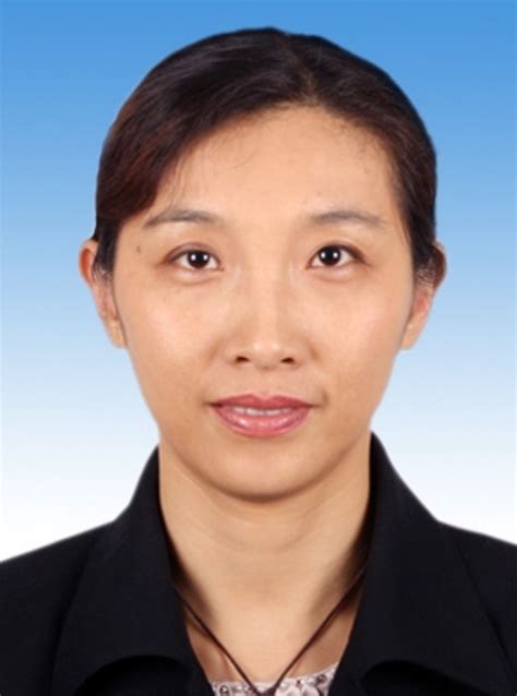 曲颖（山东省烟台市芝罘区人力资源和社会保障局党组成员、劳动人事争议调解仲裁院院长）百度百科