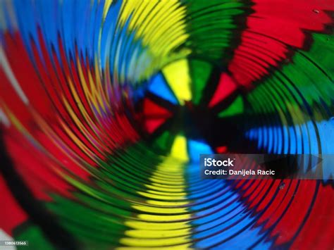 추상형 다채로운 3d 패턴 기하학적 원 흐리게 모션 삼각형 선 모양 배경 0명에 대한 스톡 사진 및 기타 이미지 0명 2차 도형 3차원 형태 Istock