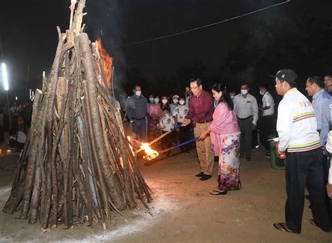 မြန်မာ့အသံနှင့်ရုပ်မြင်သံကြား ဝန်ထမ်းမိသားစုများ၏ တန်ဆောင်တိုင်ပွဲတော်ကျင်းပ Ministry Of