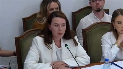 Mori Detyrën Pas Largimit Të Ilir Beqajt Dorëhiqet Drejtoresha E