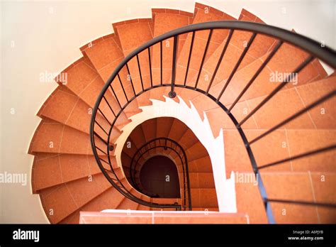 Una Scala A Chiocciola Immagini E Fotografie Stock Ad Alta Risoluzione Alamy