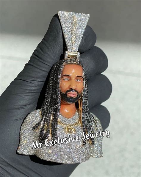 White Iced Out Dimaond Pendant At Rs 18500 In Surat Id 2850035144255