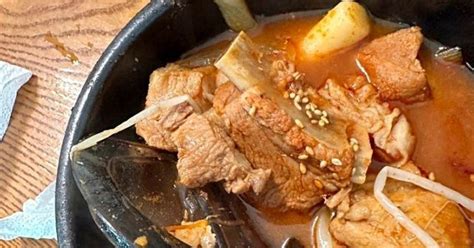 먹던 음식에서 배수구 뚜껑 나왔다 그 식당 알고보니 반전