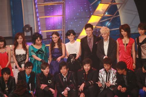 图文：群星登台合影留言 大奖归属最终揭晓影音娱乐新浪网