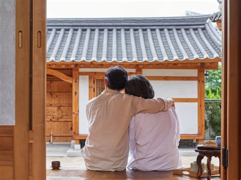 중년 부부의 고민 “35세 넘은 애가 용돈 달래” 최악의 상황은 코메디닷컴