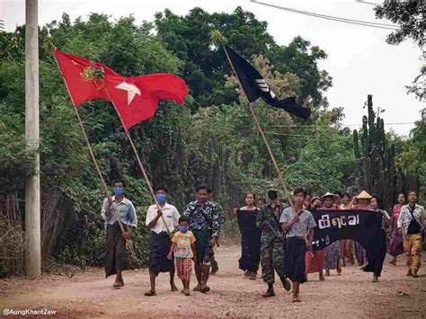 ချင်းတွင်းမြစ် သပိတ် စစ်ကြောင်းက စစ်အာဏာရှင် တော်လှန်ရေး ချီတက် ဆန္ဒပြ Khit Thit Media