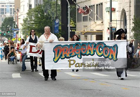 Dragoncon Parade Photos And Premium High Res Pictures Getty Images