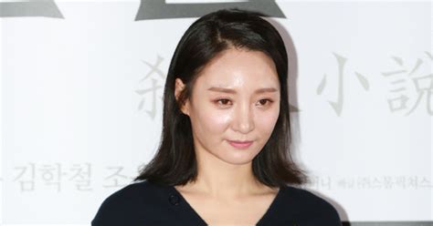 조은지 예쁜 이마 드러낸 헤어스타일 살인소설