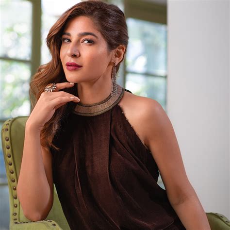Throwback 2020 Ayesha Omar Bold And Beautiful
