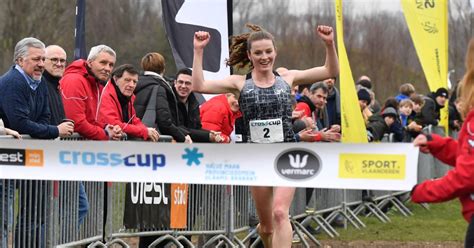Lisa Rooms Pakt Vlaamse Veldlooptitel In Diest Atletiekveldlopen