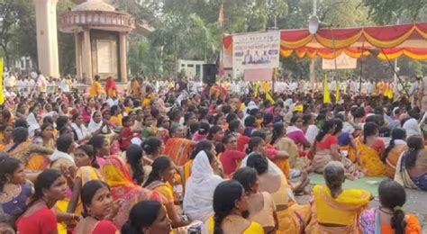 Rbi Square Struggles To Contain 2500 Rallyists