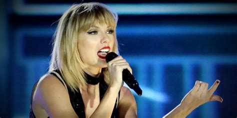 16 Taylor Swift Lyrics That Are The Best Pick Up Lines Yourtango