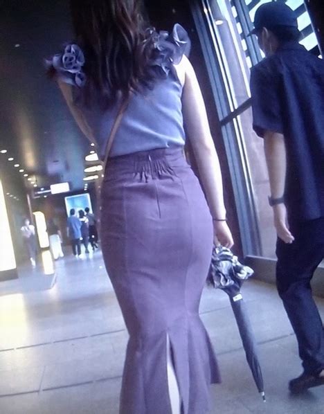 超ハイスペックなルックスとスタイルの極上美女がタイトスカート履いて美スタイル見せつけて歩く姿にフル勃起 めっちゃリアル