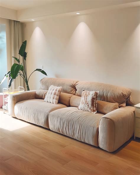 린지홈 가구 And 소파 브랜드 우아한 곡선이 만들어내는 품격 피노아 웨이브 디자인 원목 침대 침실은 단순한 휴식 공간이 아닌 하루의 시작과 끝을 온전히 나만의 감성으로