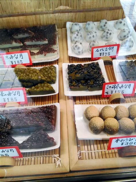 京都出町柳出町ふたばの豆餅を求めて平日20分行列に並んだよ 人生は宇宙だ