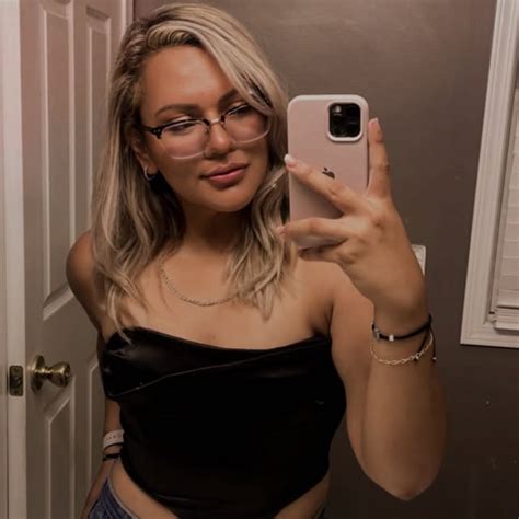 Rossie Ross Ltt • Threads Say More