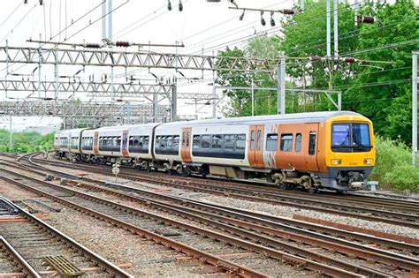 Class 323 No 323220 In Unbranded West Midlands At Crewe £100 Picclick Uk