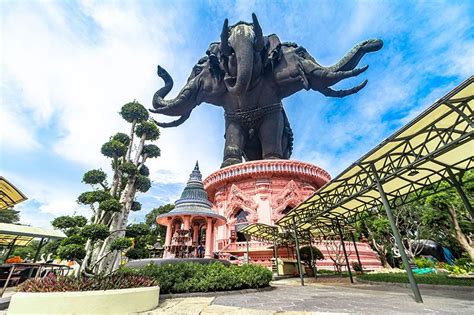 ผู้หญิง พิธีบวงสรวงองค์อินทร์ องค์ช้างเอราวัณ และมหาเทพศักดิ์สิทธิ์ ครั้งยิ่งใหญ่ ณ พิพิธภัณฑ์