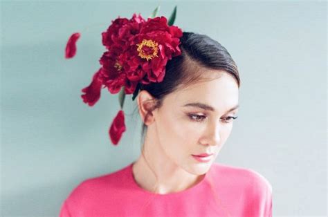 Seksi Banget Intip Gaya Luna Maya Pakai Korset Ketat Harga 1 Jutaan Untuk Foto Endorse Stylo