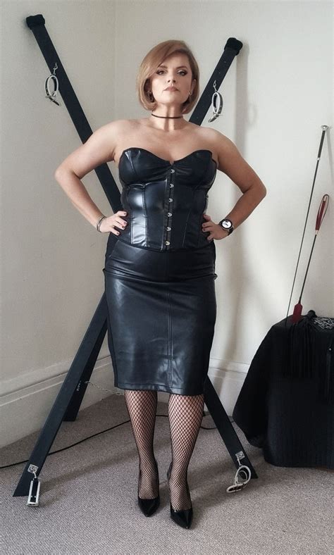 In Leder Lack Und Latex Curvy Women Outfits Leather Outfits