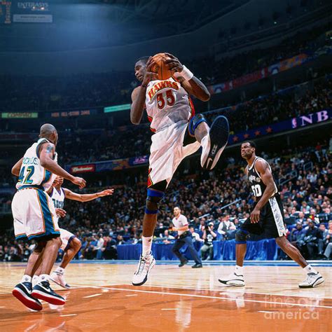 Michael Jordan Dunking On Mutombo