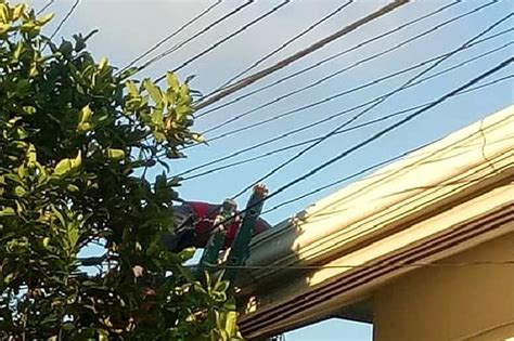 Magpinsan Patay Nang Makuryente Habang Naglilinis Ng Bubong Abs Cbn News