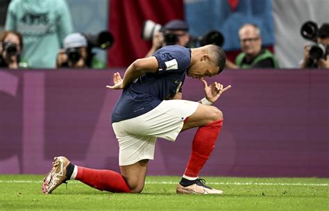 France Beat Australia 4 1 As Giroud Scores Twice In World Cup Clash