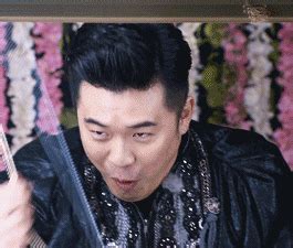 拉窗帘图片 拉窗帘动态图 拉窗帘表情包gif动图下载 SOOGIF