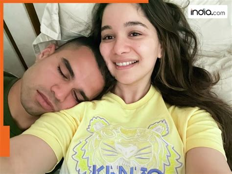 After Getting Dropped From Mumbai Indians Arjun Tendulkar And Sara