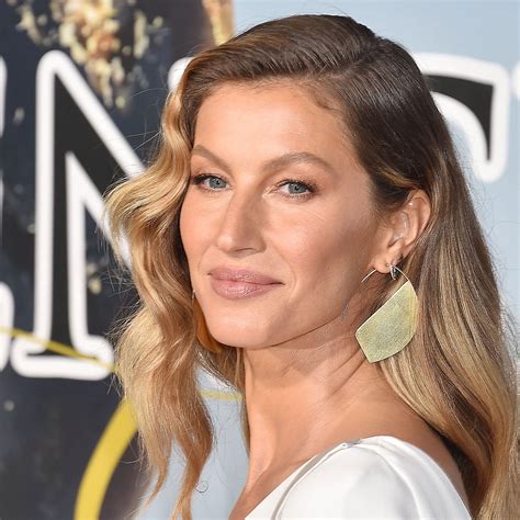 Gisele B Ndchen Steps Out In Micro Mini Shorts With Her Boyfriend Joaquim Valente In Miami Beach