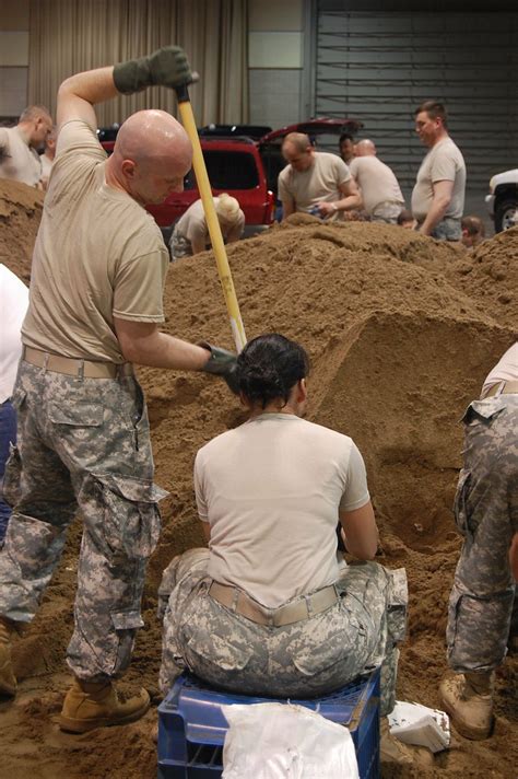 North Dakota National Guard Sandbags For South Bismarck Fl Flickr