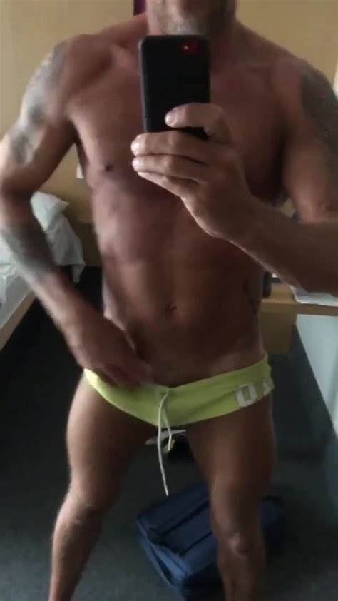 Photo Guys With Phone Page 10 Lpsg