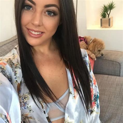 Whitney Wright Age Boyfriend Wiki Husband Biography Muslim Religion