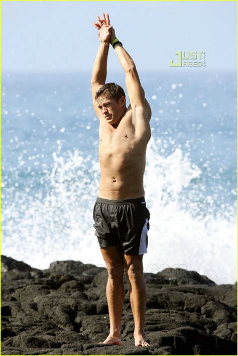 Photo Andy Baldwin Juggling 12 Photo 675631 Just Jared