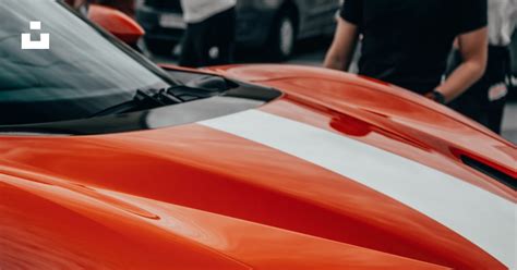 자동차의 앞면 사진 Unsplash의 무료 하이퍼카 이미지