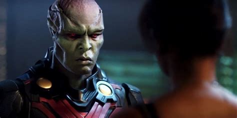 Miss Martian Debuts In Supergirl Welcome To Earth Clip