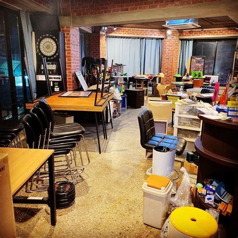 요번 주말부터는 보드게임과 다트도 가능 언능 정리마치고 간판 작업을 😂 카페드봉봉 부천 부천역 보드게임