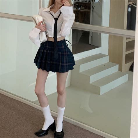 코디세트베이직 슬림핏 크롭 셔츠하이웨스트 사이드 버클 체크패턴 플리츠 미니스커트 세트 Ag118438e