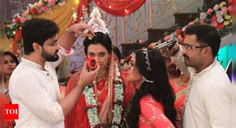 Twin Wedding In Tollygunge Sushmit Shreshttha And Debojyoti Roshni To Marry At The Same Altar