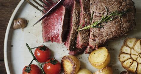 필레 스테이크 음식 사진 레시피 아이디어를 자르는 클로즈업 사진 Unsplash의 플랫 레이 이미지