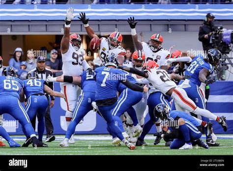 Cleveland Browns Defensive Tackle Jordan Elliott 96 Hi Res Stock