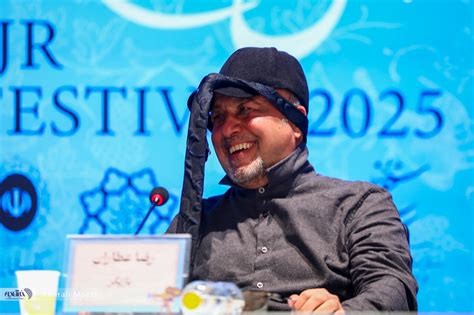 تصاویری از ژست های متفاوت رضا عطاران در جشنواره فیلم فجر کراوات آقای