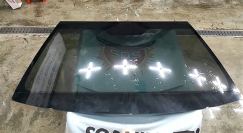 티볼리 유리교환 운전중 돌빵으로 갑자기 깨진 쌍용자동차 앞유리교환 측면유리 1열 열차단썬팅 재시공 후진시 자동비상등 후깜 설치 후기 및 유리용접 복원 정보공유